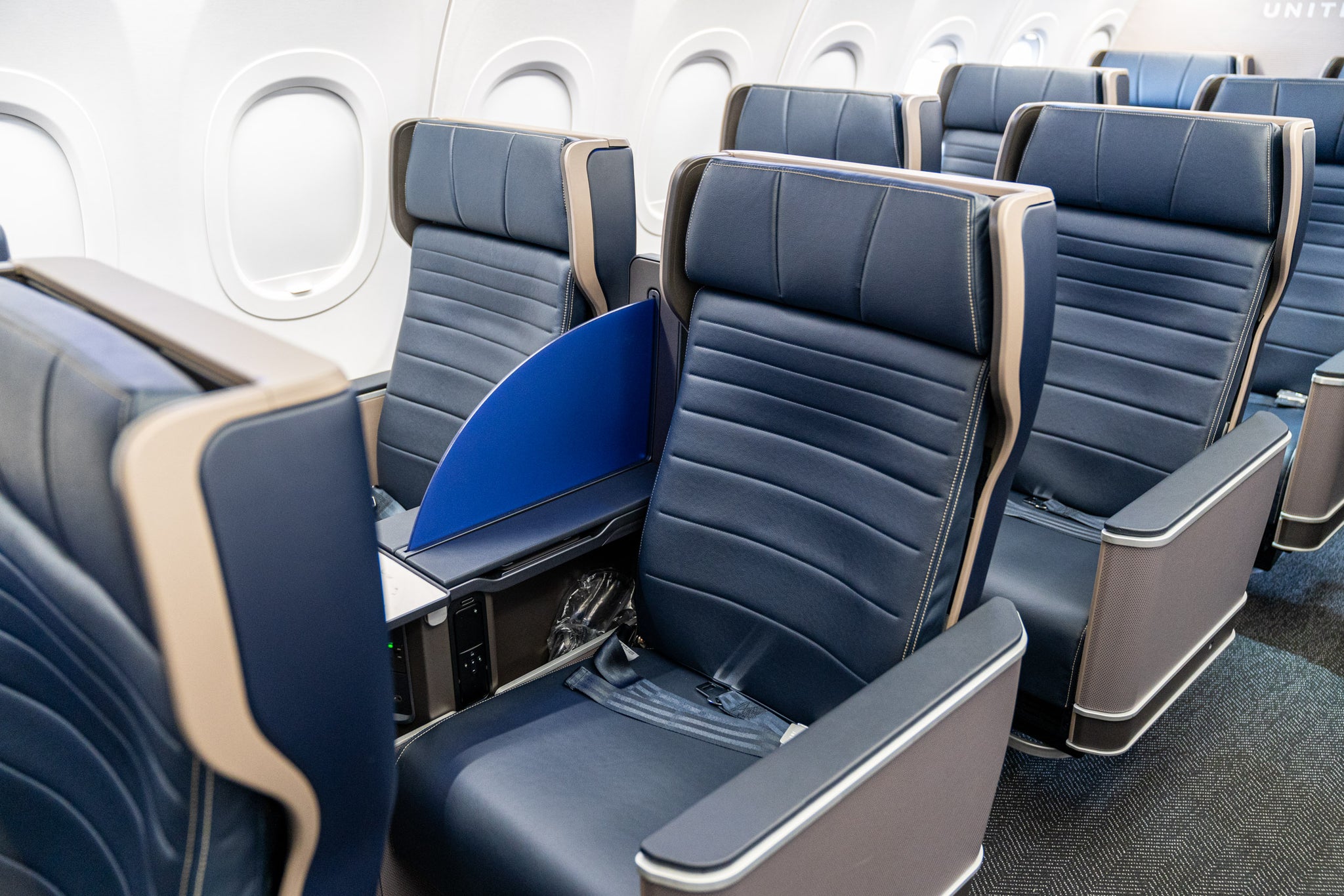 Inside United's 1st Airbus A321neo — step onboard ahead of the ...