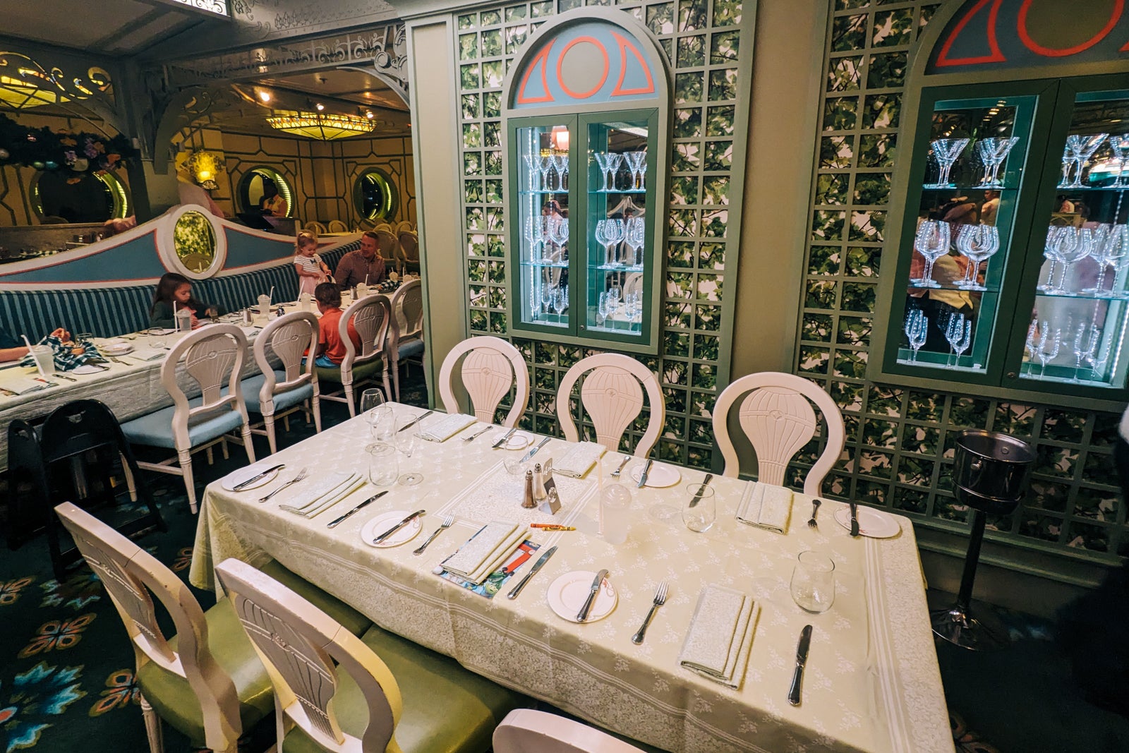 Disney cruise food: The ultimate guide to restaurants and dining on ...