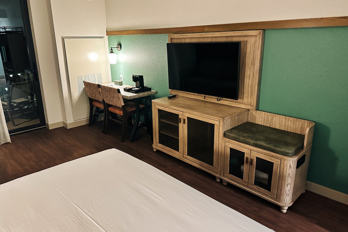 An inside look at Dollywood’s newest resort, Heartsong Lodge & Resort ...