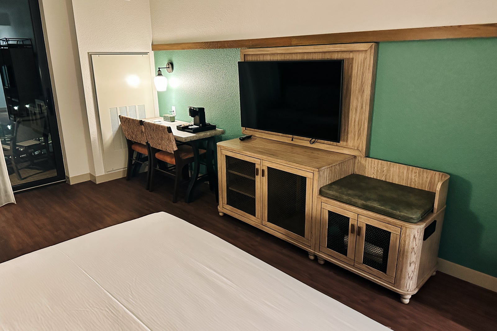 An inside look at Dollywood’s newest resort, Heartsong Lodge & Resort ...