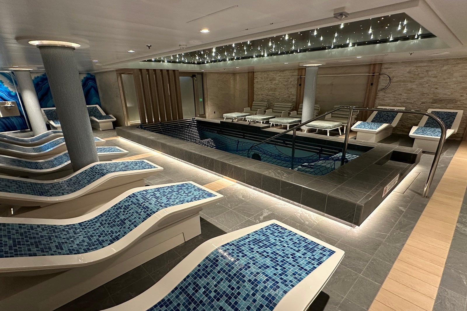 Cloud 9 Spa, Carnival Cruise Line’s spa and fitness facility - The ...
