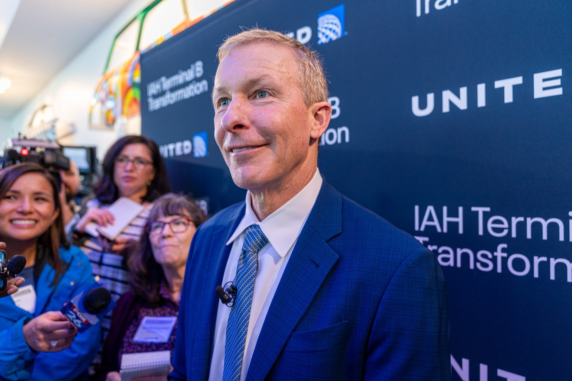 United Airlines' CEO says he's still confident despite early warning ...