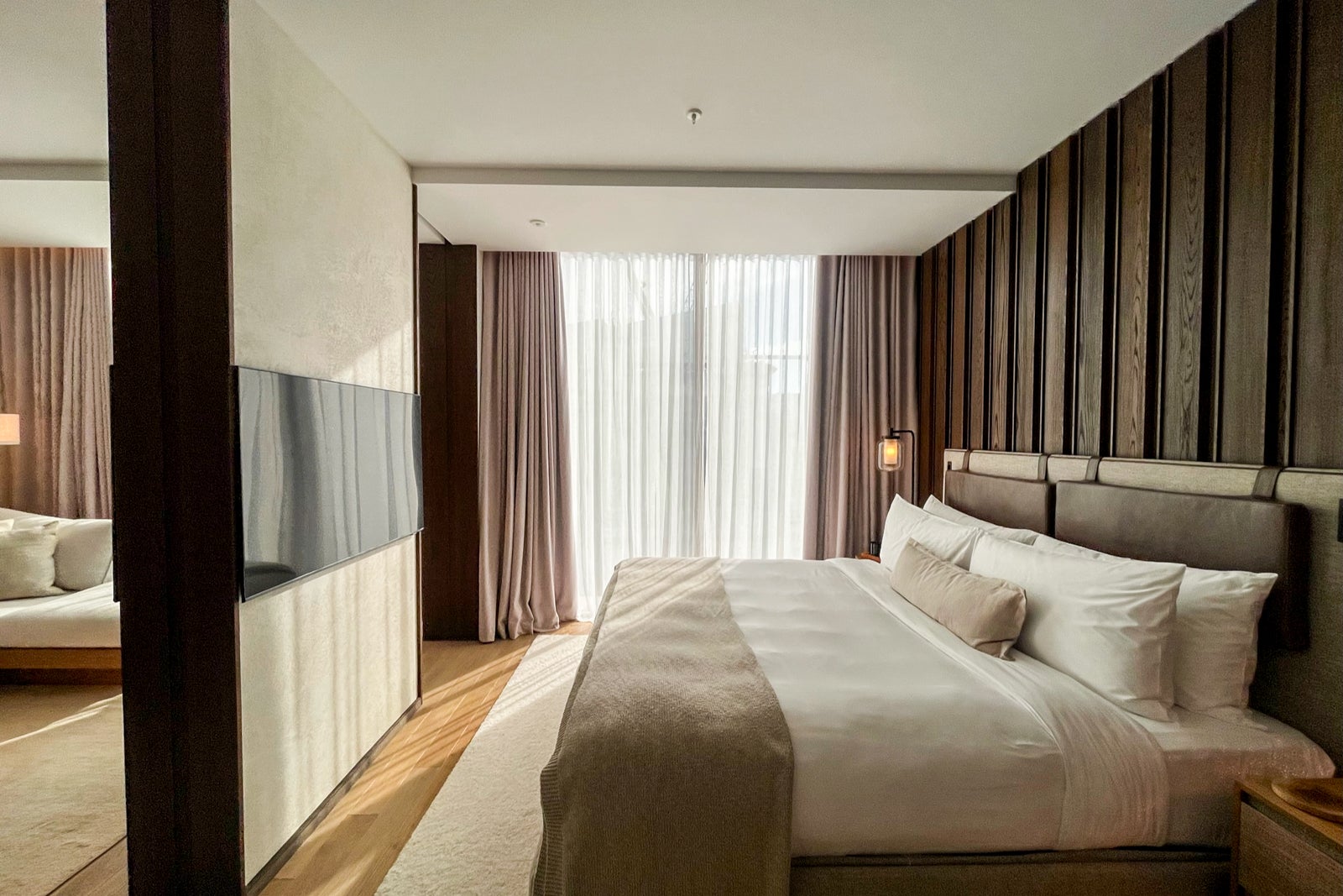 Chic and sustainable: What it's like staying at London's 1 Hotel ...