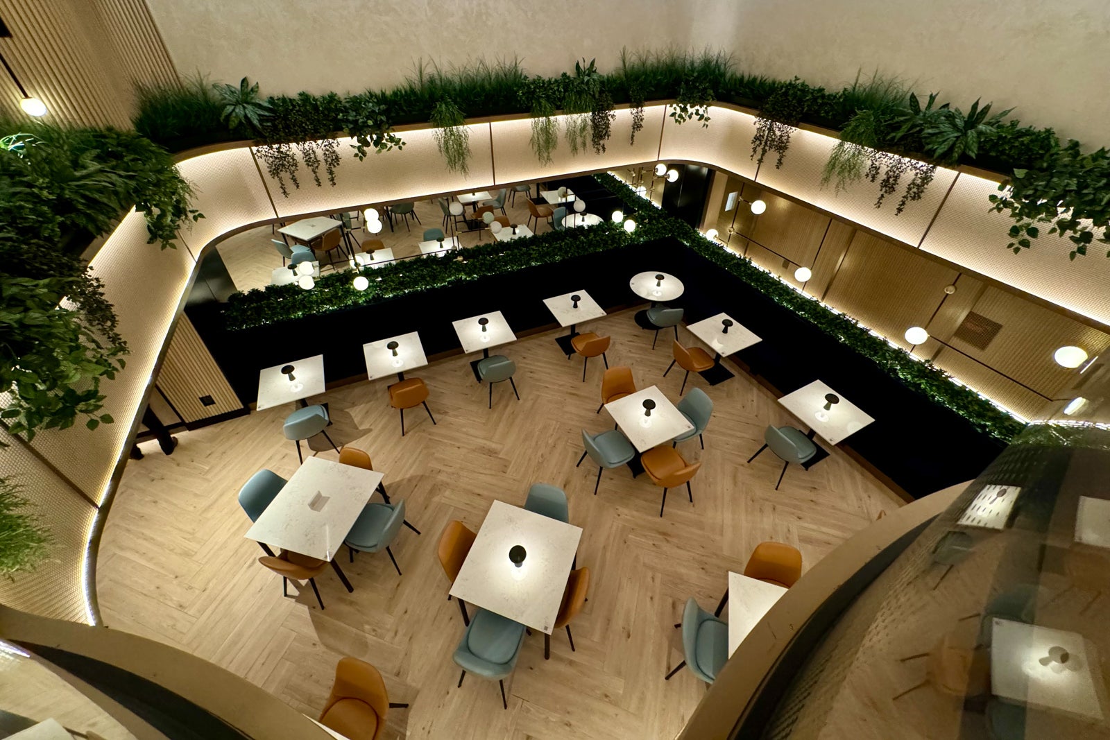 Chase just debuted its LaGuardia lounge — and it's the nicest in the ...