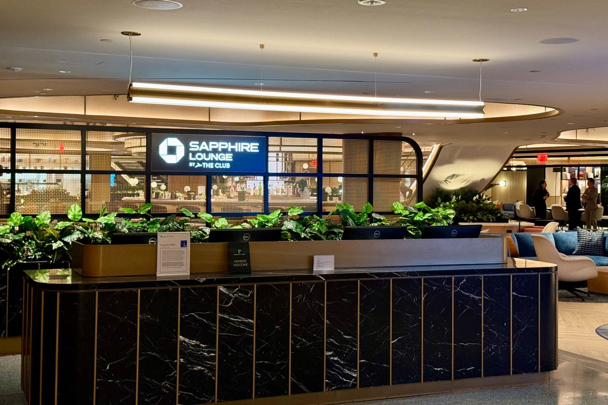 Chase just debuted its LaGuardia lounge — and it's the nicest in the ...