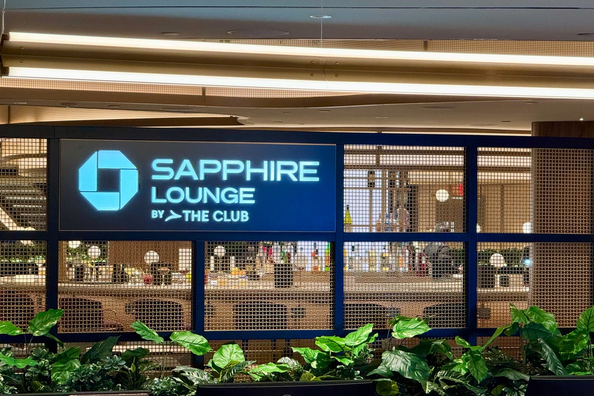 Chase unveils opening details for 2 new lounges, more updates - The ...