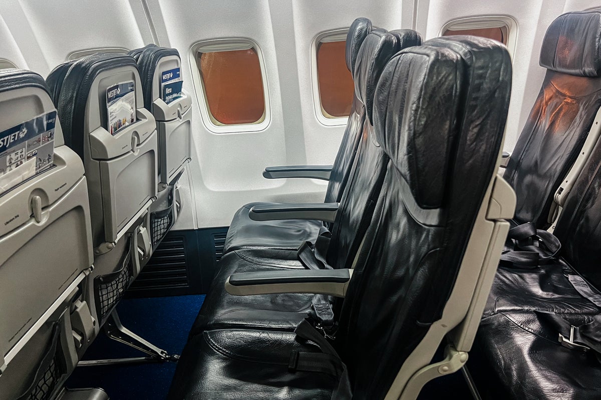 WestJet Boeing 737 economy flight review: Is it worth it? - The Points Guy