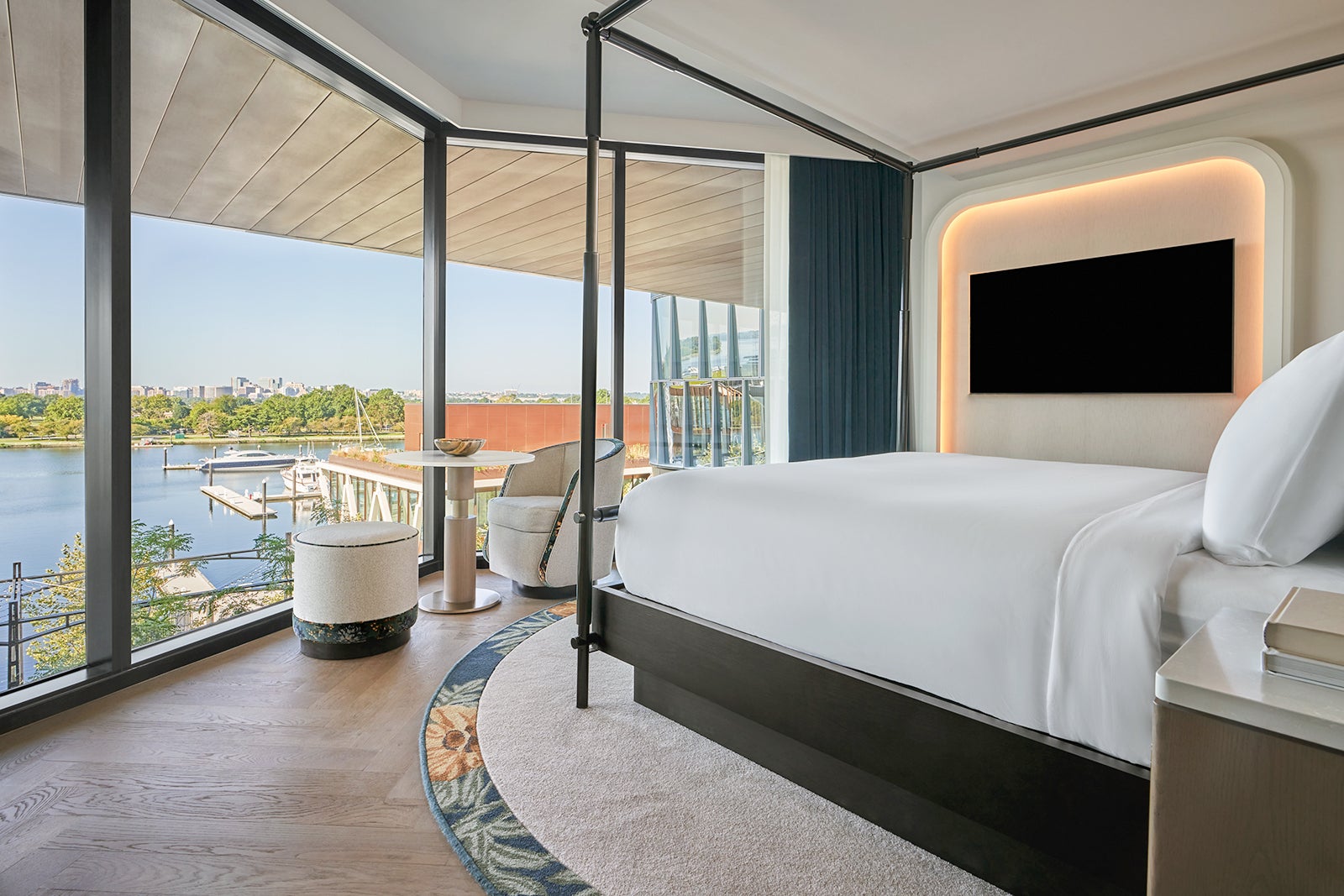 Where to stay during cherry blossom season - VoyageAround