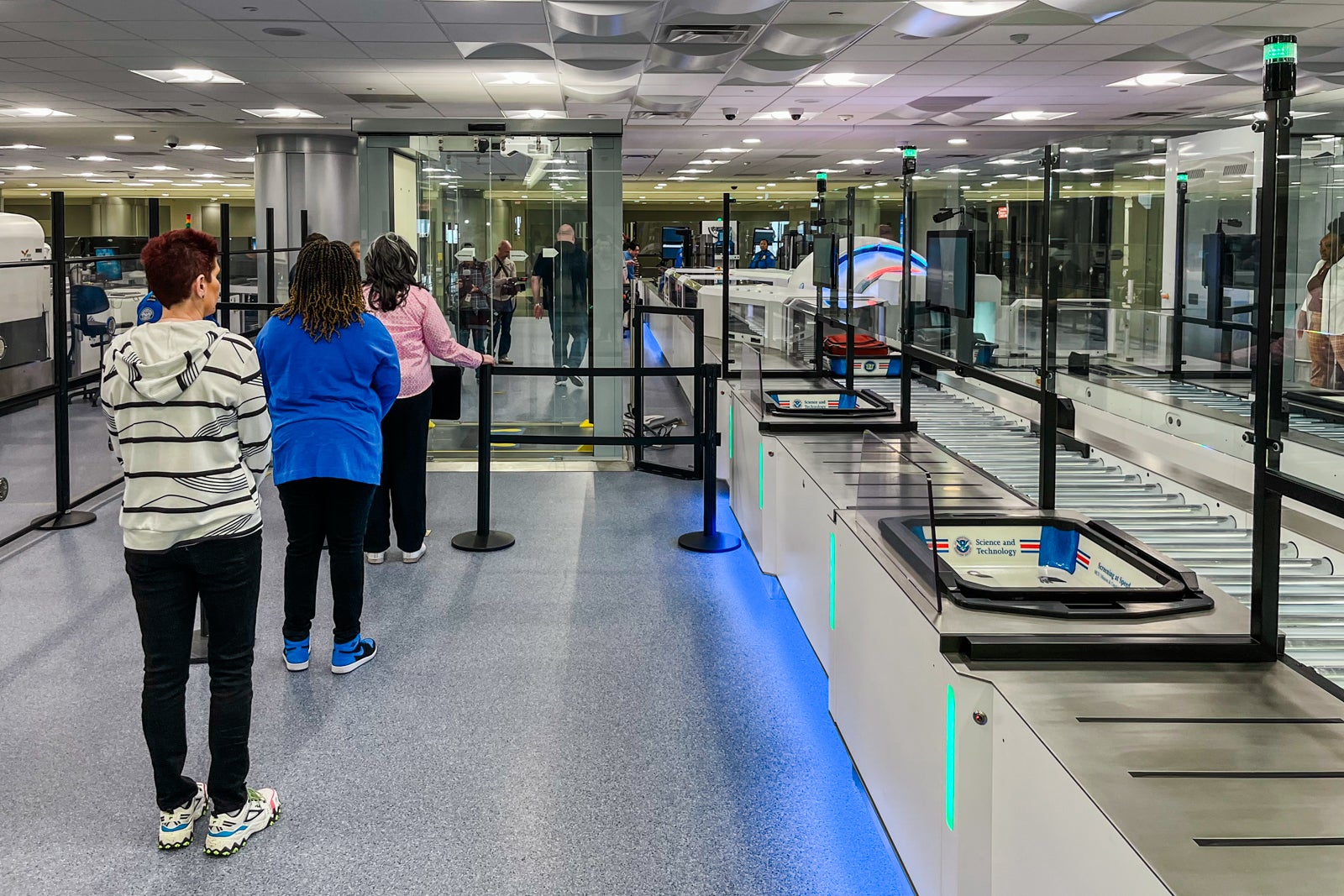 TSA unveils new self-service checkpoint prototype in Las Vegas - The ...