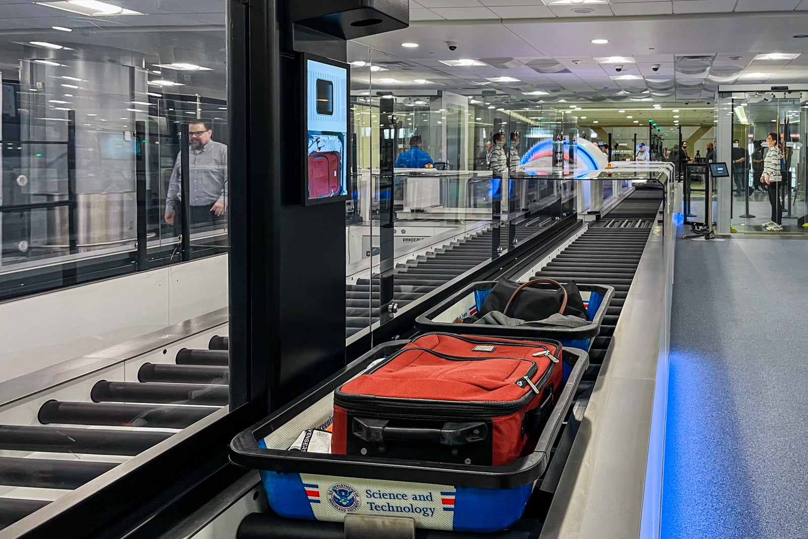 TSA unveils new self-service checkpoint prototype in Las Vegas - The ...