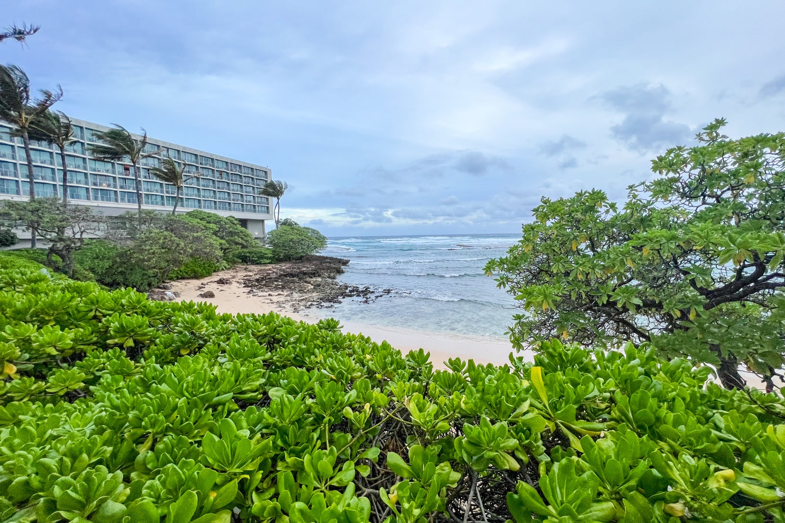Ritz-Carlton is taking over a famed resort on the North Shore of Oahu ...