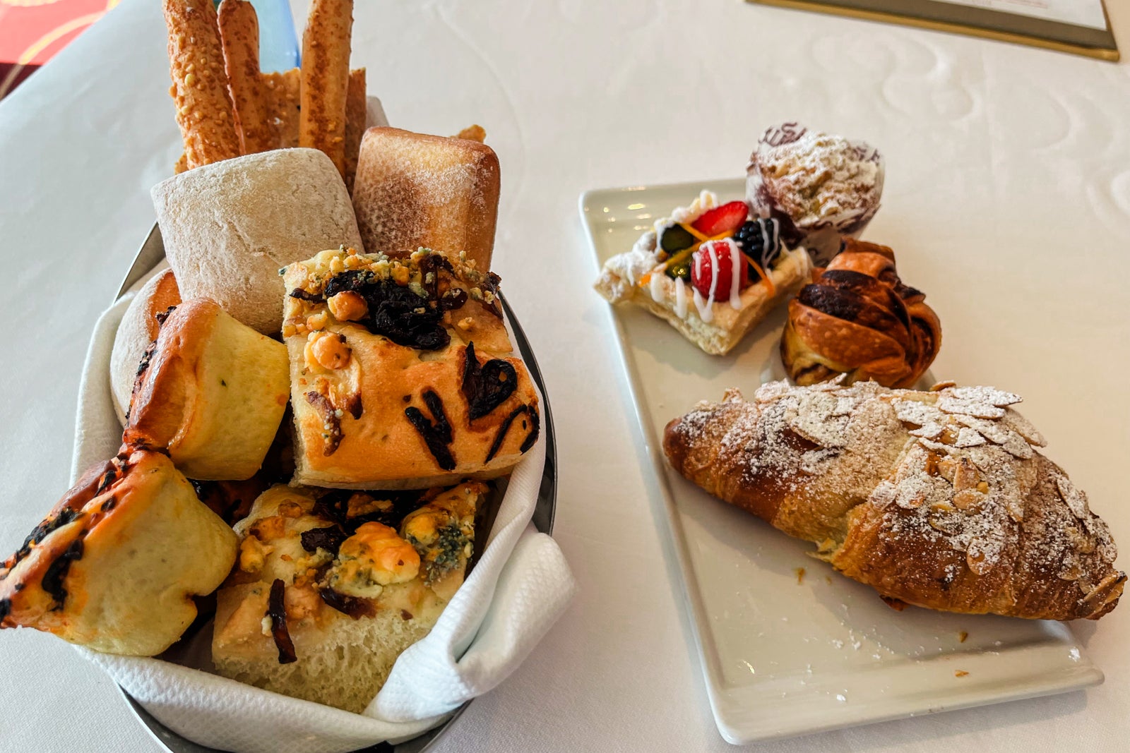 Disney cruise food: The ultimate guide to restaurants and dining on ...