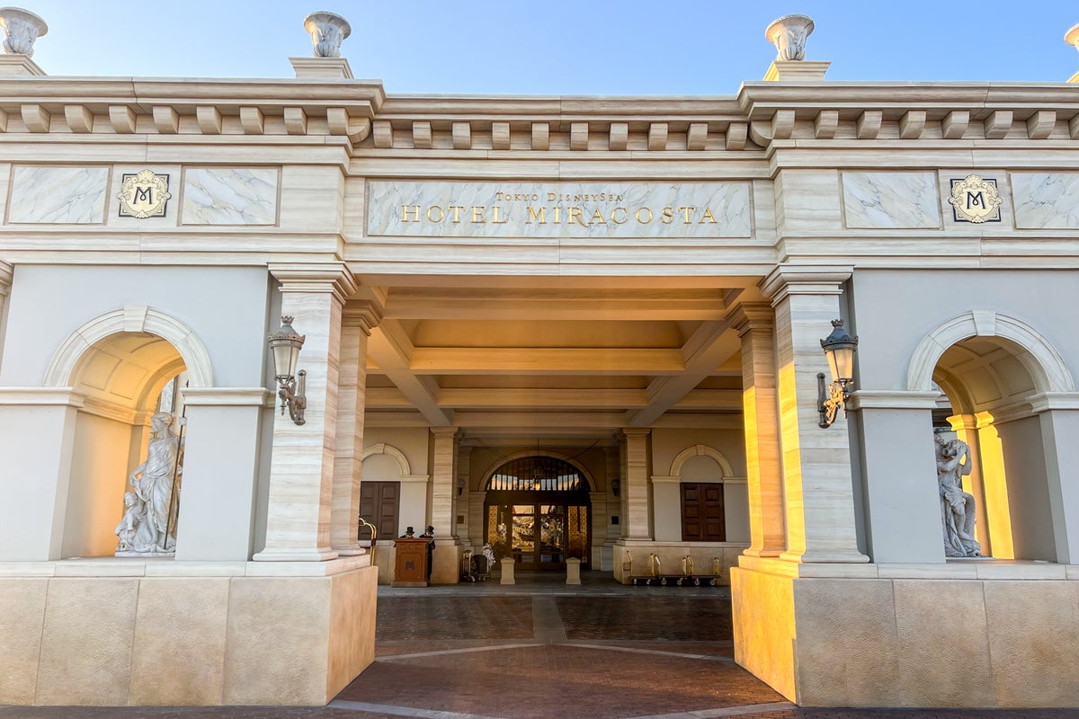 What it's really like to stay at the Tokyo DisneySea Hotel MiraCosta ...