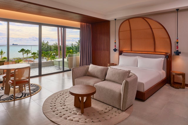 5 reasons to get the Hilton Honors Amex Surpass card - FletchSports