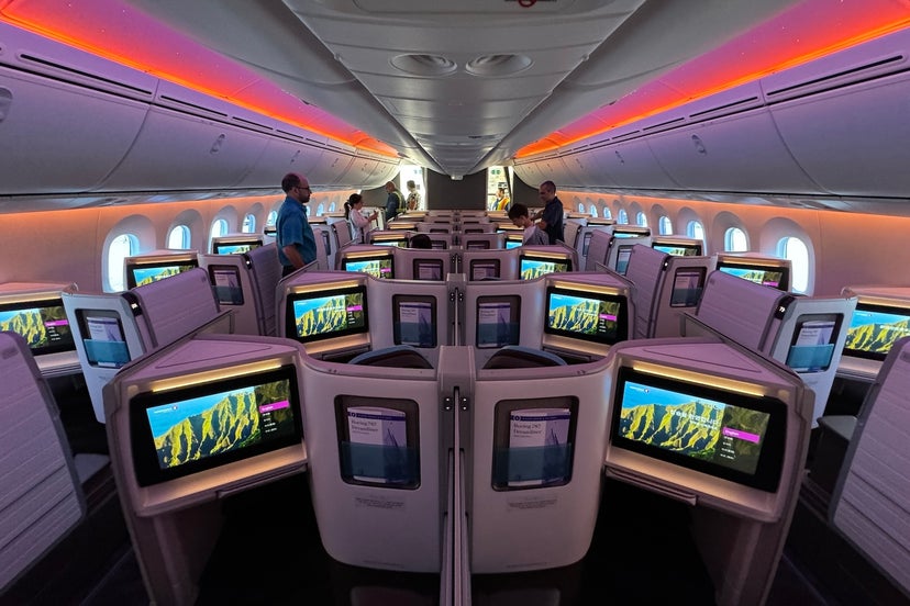 Hawaiian Airlines Dreamliner sneak peek: New business-class and economy ...