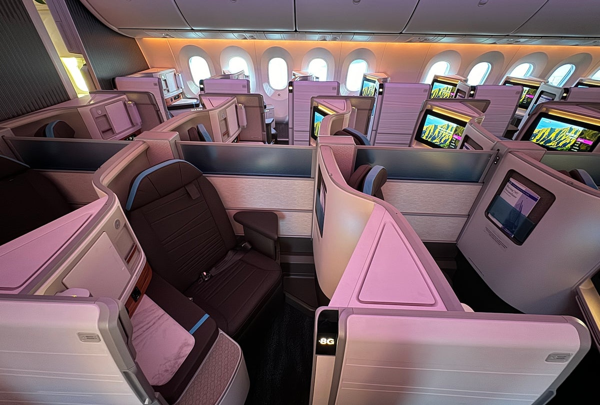 Hawaiian Airlines Dreamliner sneak peek: New business-class and economy ...