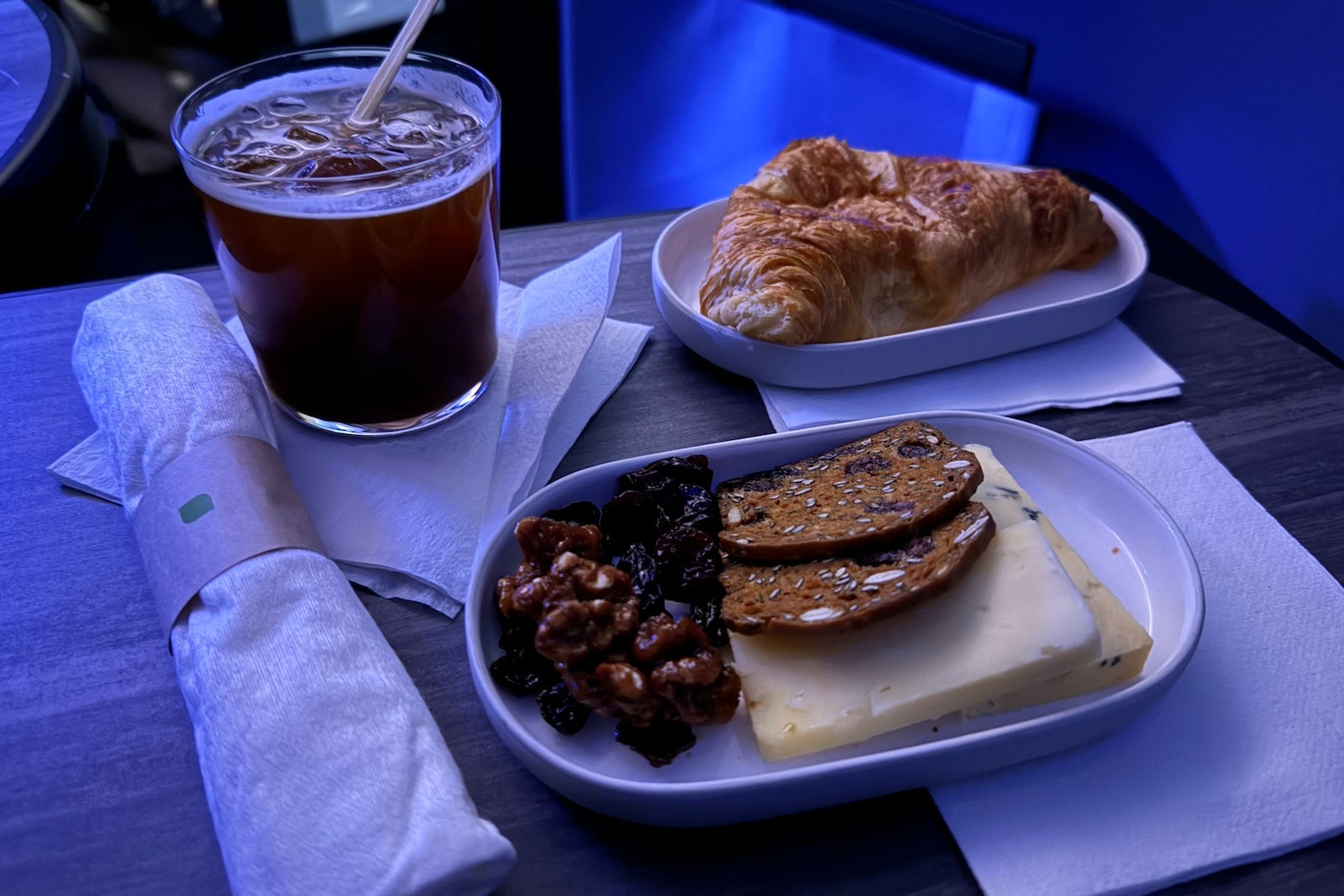 JetBlue to open first airport lounges at New York's JFK and Boston ...