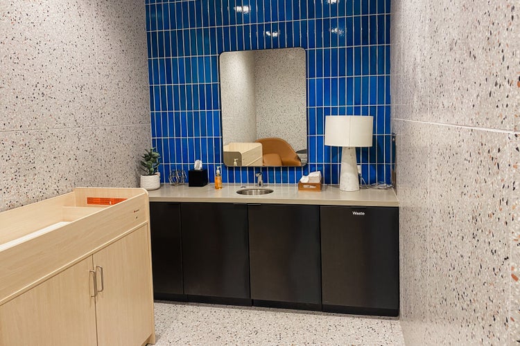 The best lounges at Chicago’s O’Hare — and how to get inside - The ...