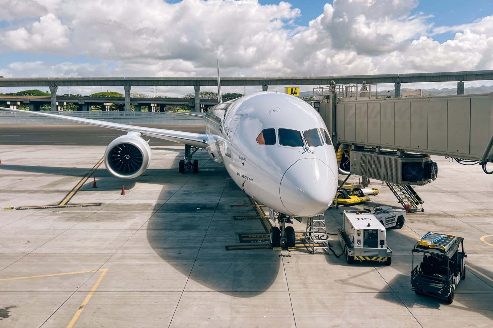 A new era for Hawaiian Airlines as it launches Dreamliner service: TPG ...