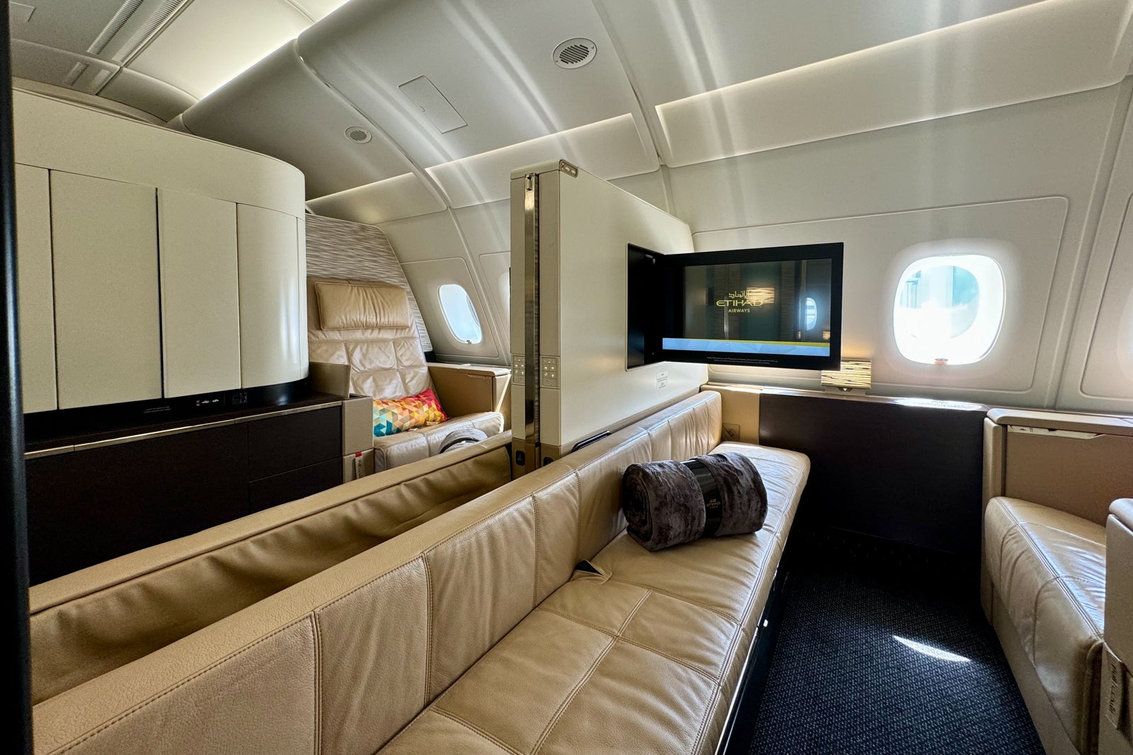 Etihad's Airbus A380 — and the exclusive Residence — is officially back ...