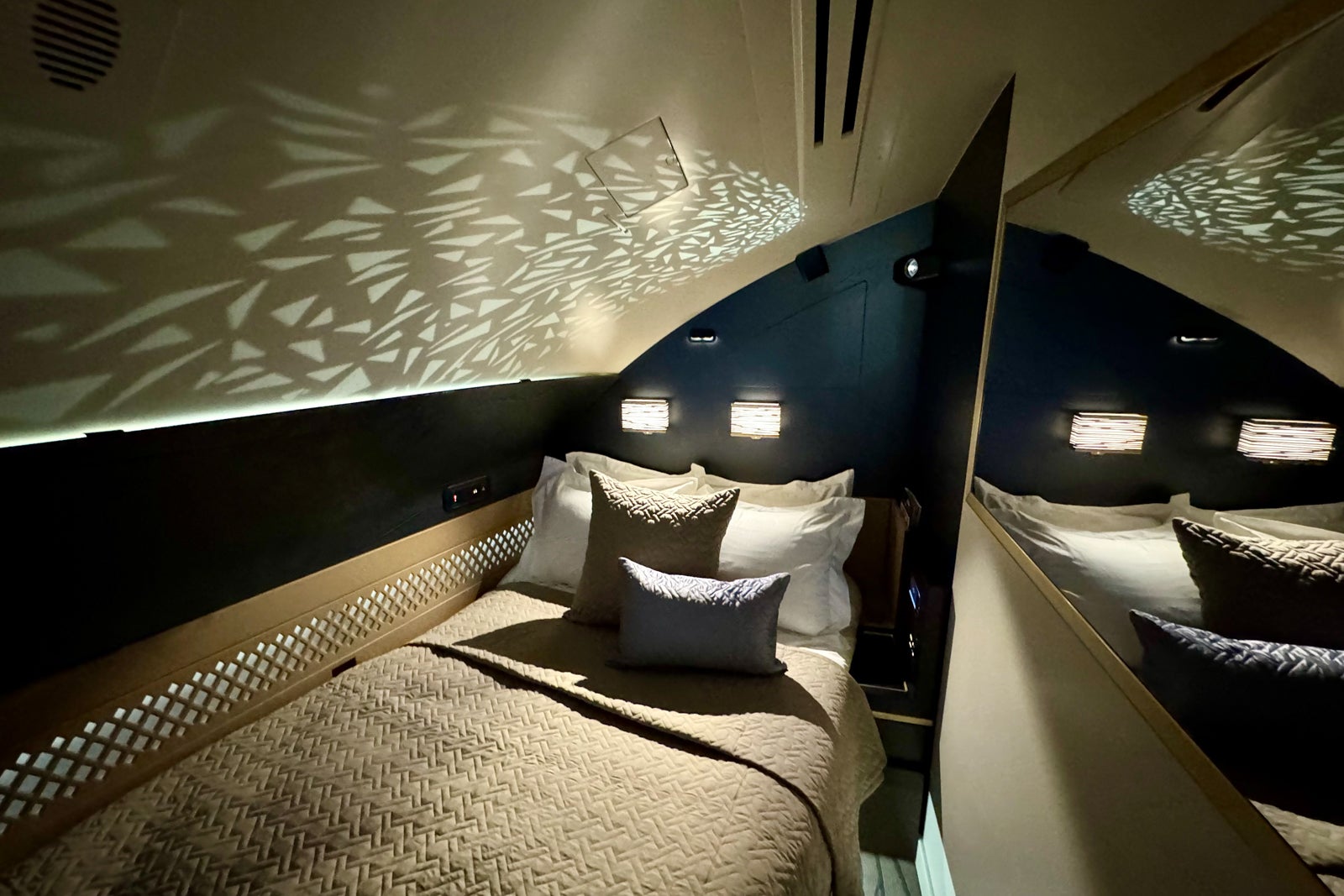 Etihad's Airbus A380 — and the exclusive Residence — is officially back ...