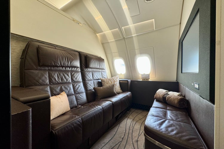 Etihad's Airbus A380 — and the exclusive Residence — is officially back ...