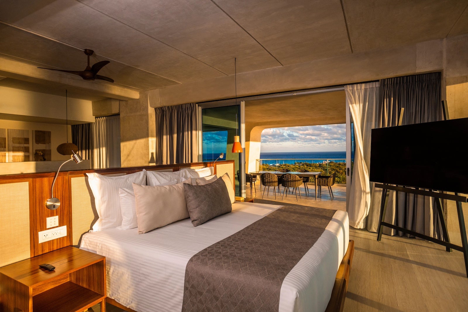 The first Hyatt Vivid all-inclusive resort opens in Cancun - The Points Guy