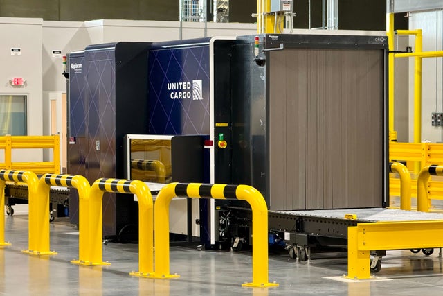 United debuts new cargo facility in Newark — here is a behind-the ...