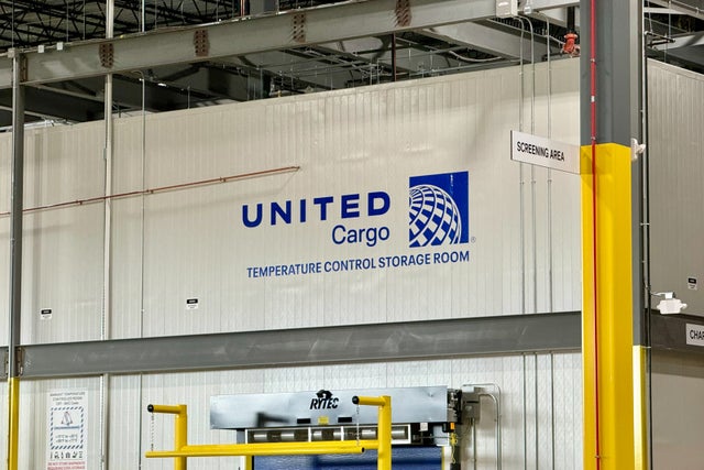 United debuts new cargo facility in Newark — here is a behind-the ...