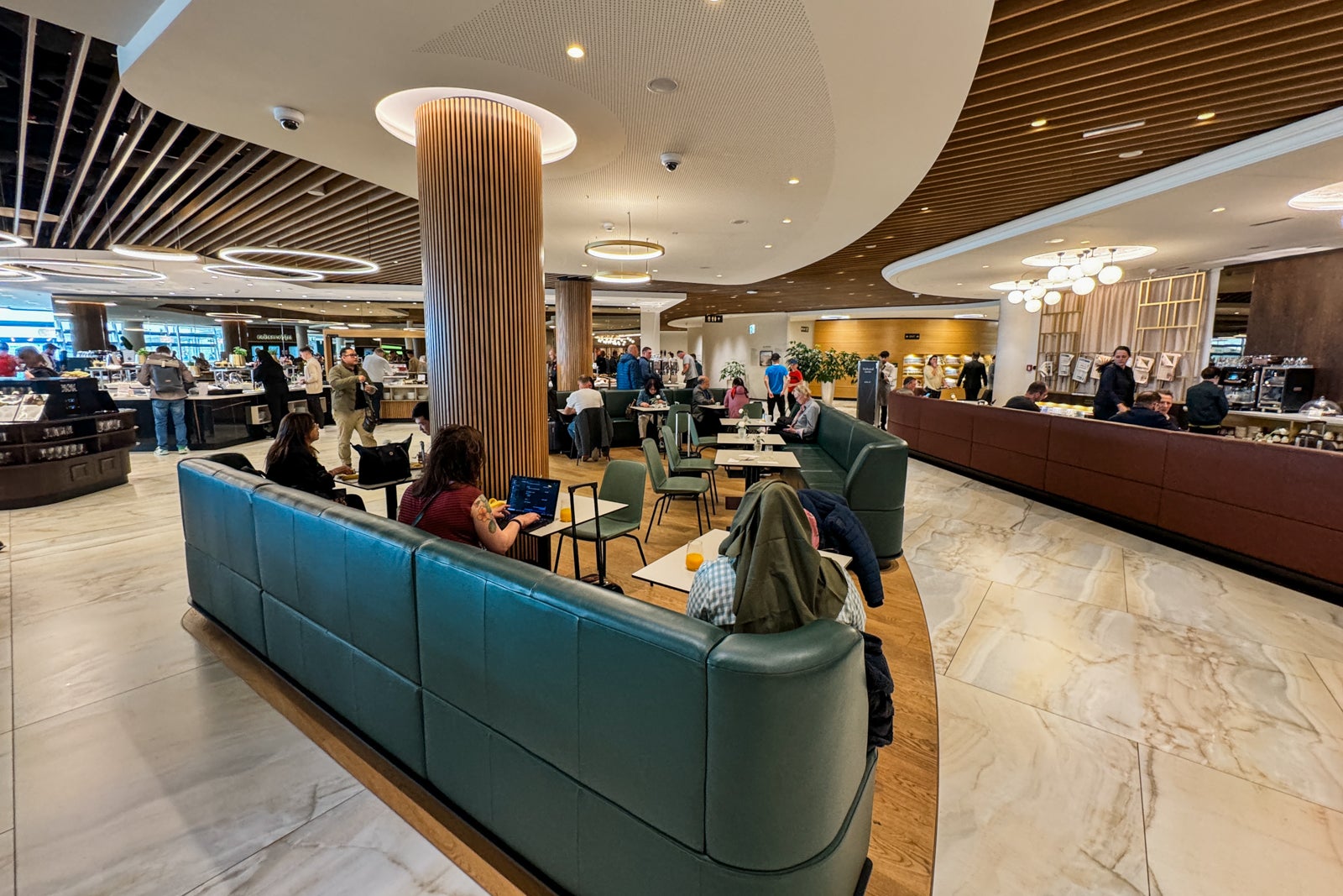 What it's like visiting the Vienna Lounge — Priority Pass' best-rated ...