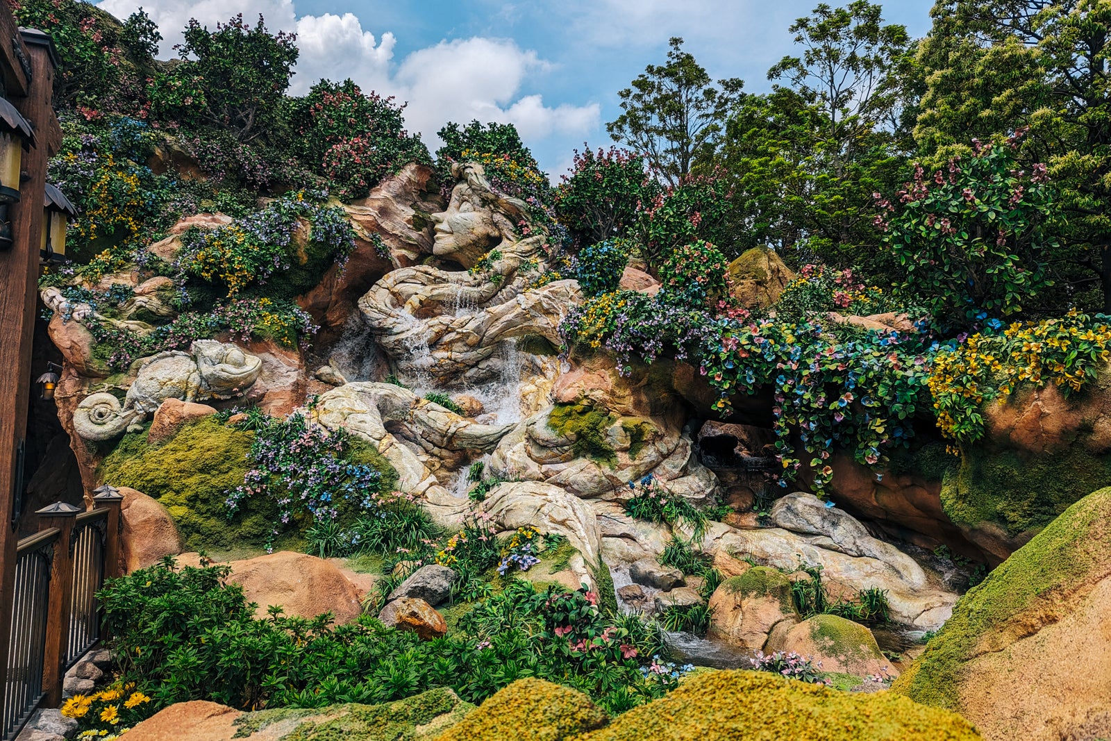 Sneak peek of Tokyo DisneySea's new Fantasy Springs rides and hotel ...