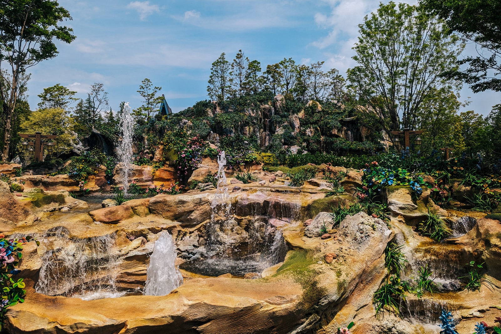 Sneak peek of Tokyo DisneySea's new Fantasy Springs rides and hotel ...