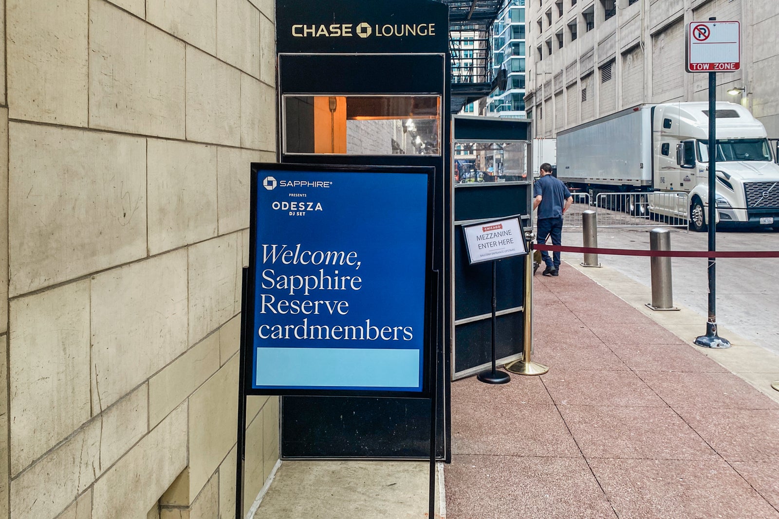 This is why you need to go to a Sapphire Presents concert - The Points Guy