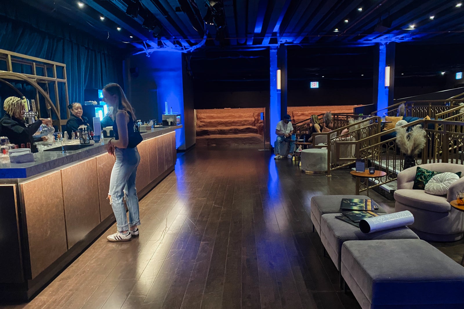 This is why you need to go to a Sapphire Presents concert - The Points Guy