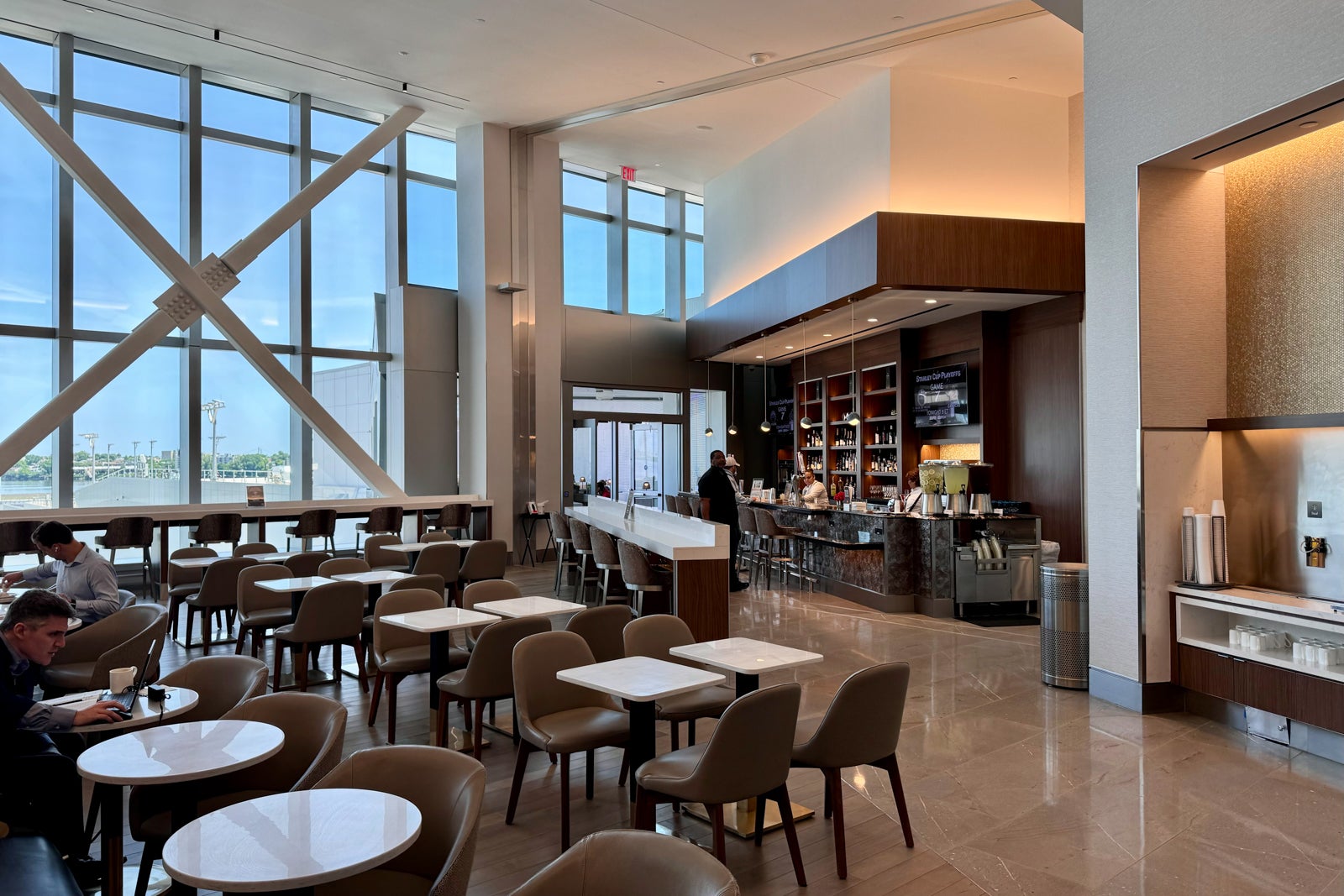 Delta Sky Club access: How to get in before your flight - The Points Guy