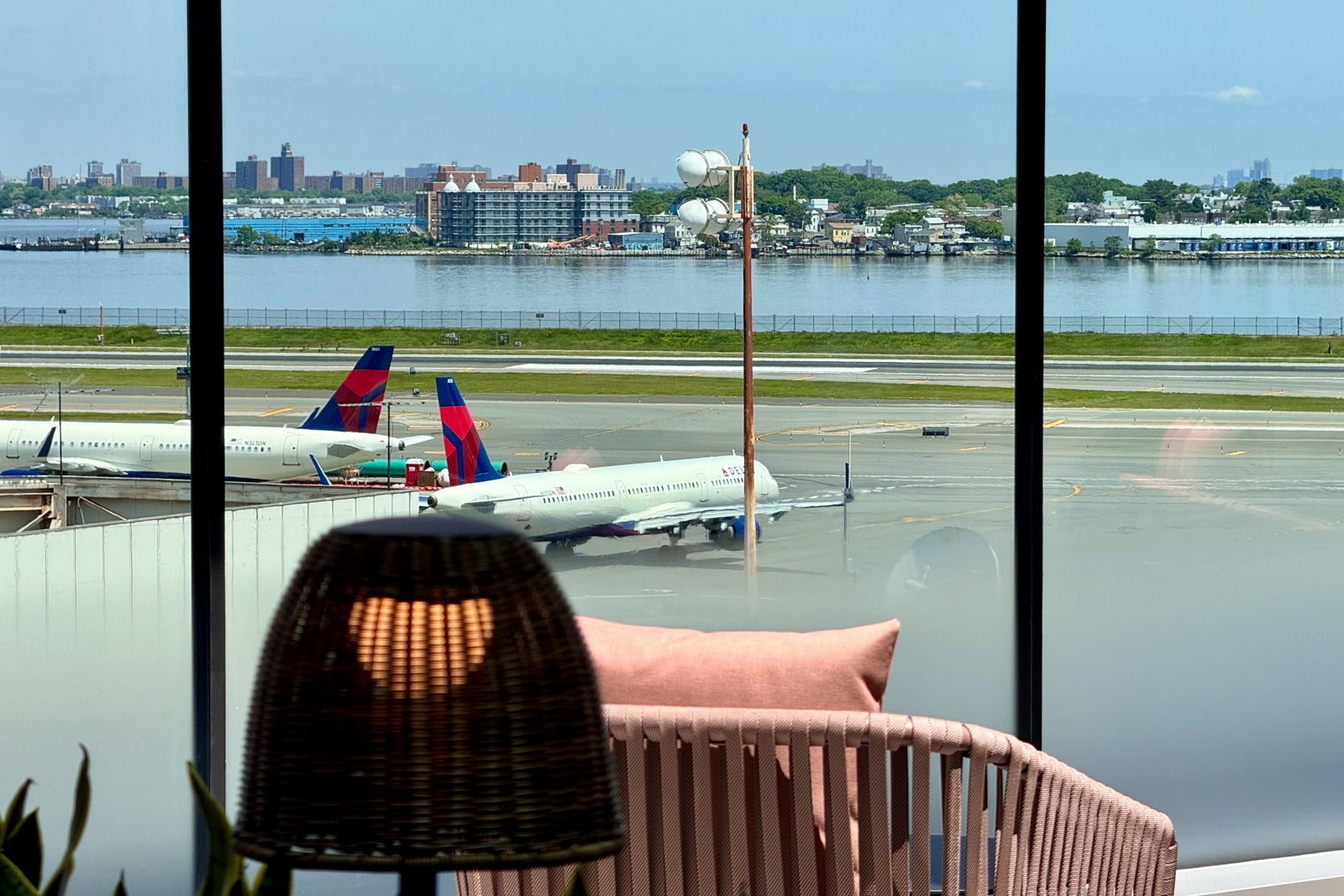 Delta SkyMiles Reserve Business card review: Complimentary Sky Club ...