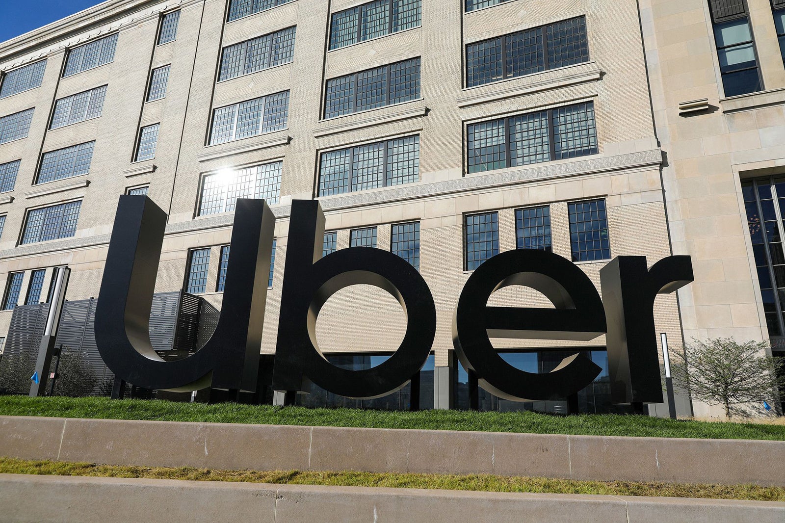 Complete guide to authorized users on the Amex Platinum Card - The ...