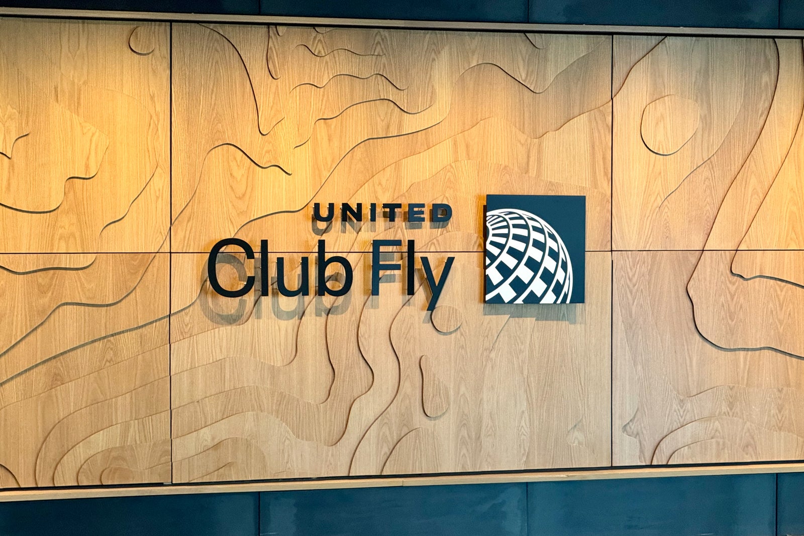 United to open its second grab-and-go Club Fly and largest-ever lounge ...