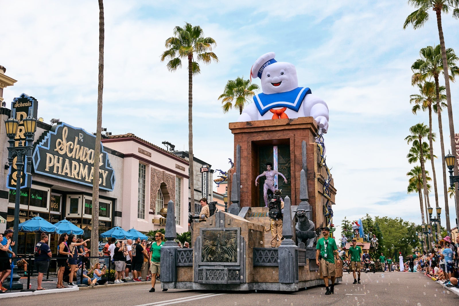 Universal Orlando launches new movie-themed parade, nighttime shows and ...