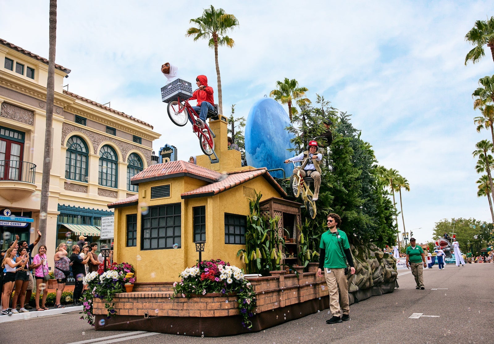Universal Orlando launches new movie-themed parade, nighttime shows and ...