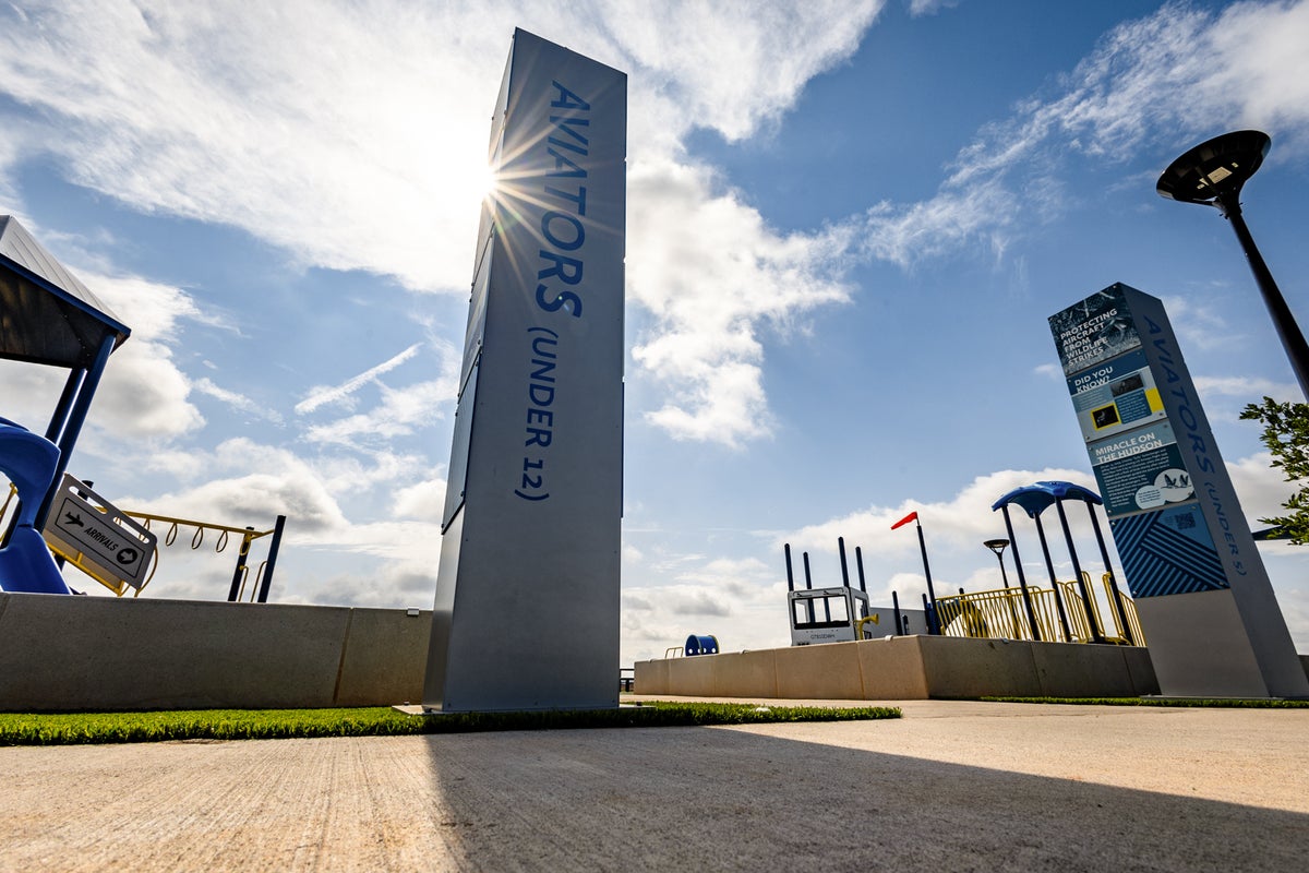 AvGeek alert: There's a new amenity-rich observation area at Charlotte ...
