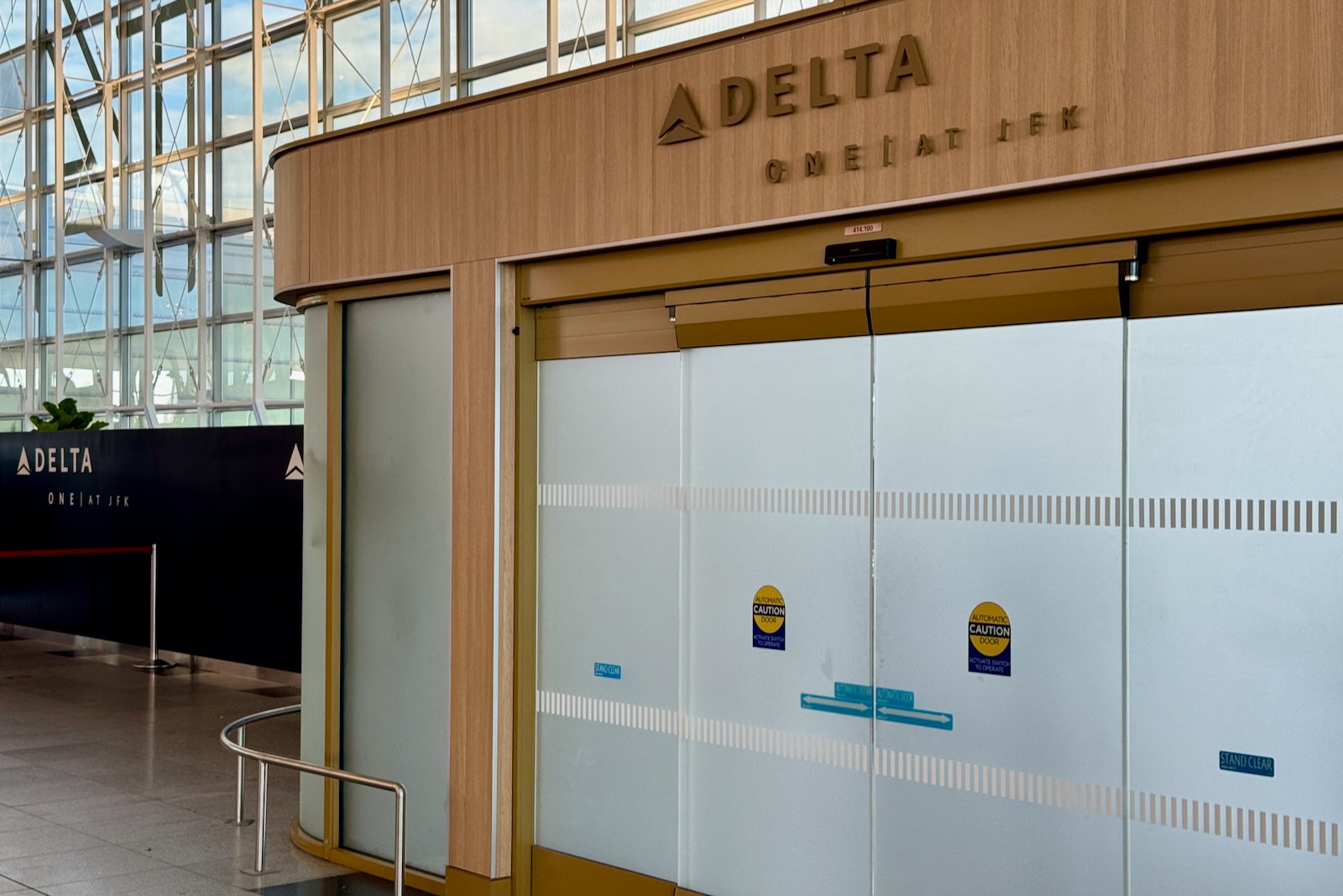 Reviewing the new Delta One Lounge in New York, a stunning masterpiece ...