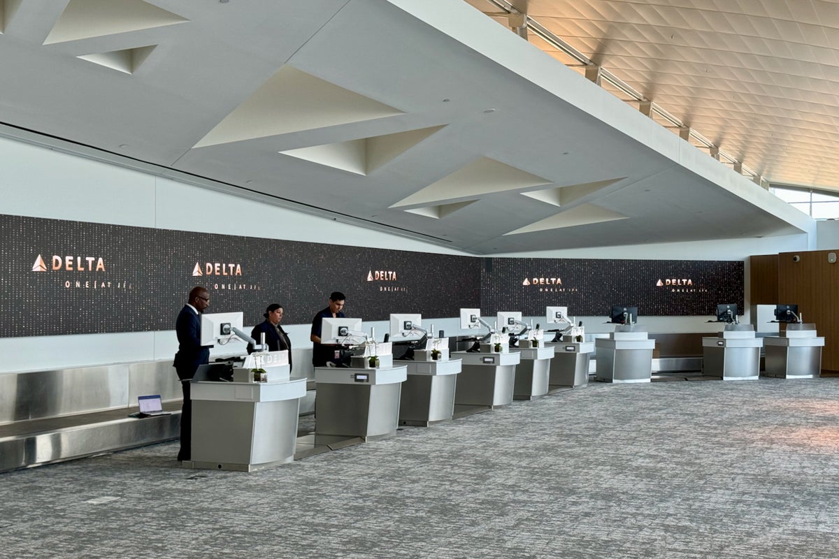 Reviewing the new Delta One Lounge in New York, a stunning masterpiece ...