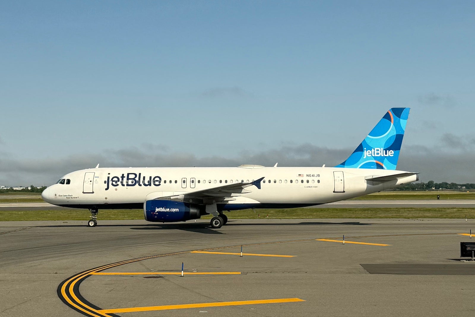 JetBlue set to expand to Long Island MacArthur Airport in Islip - The ...