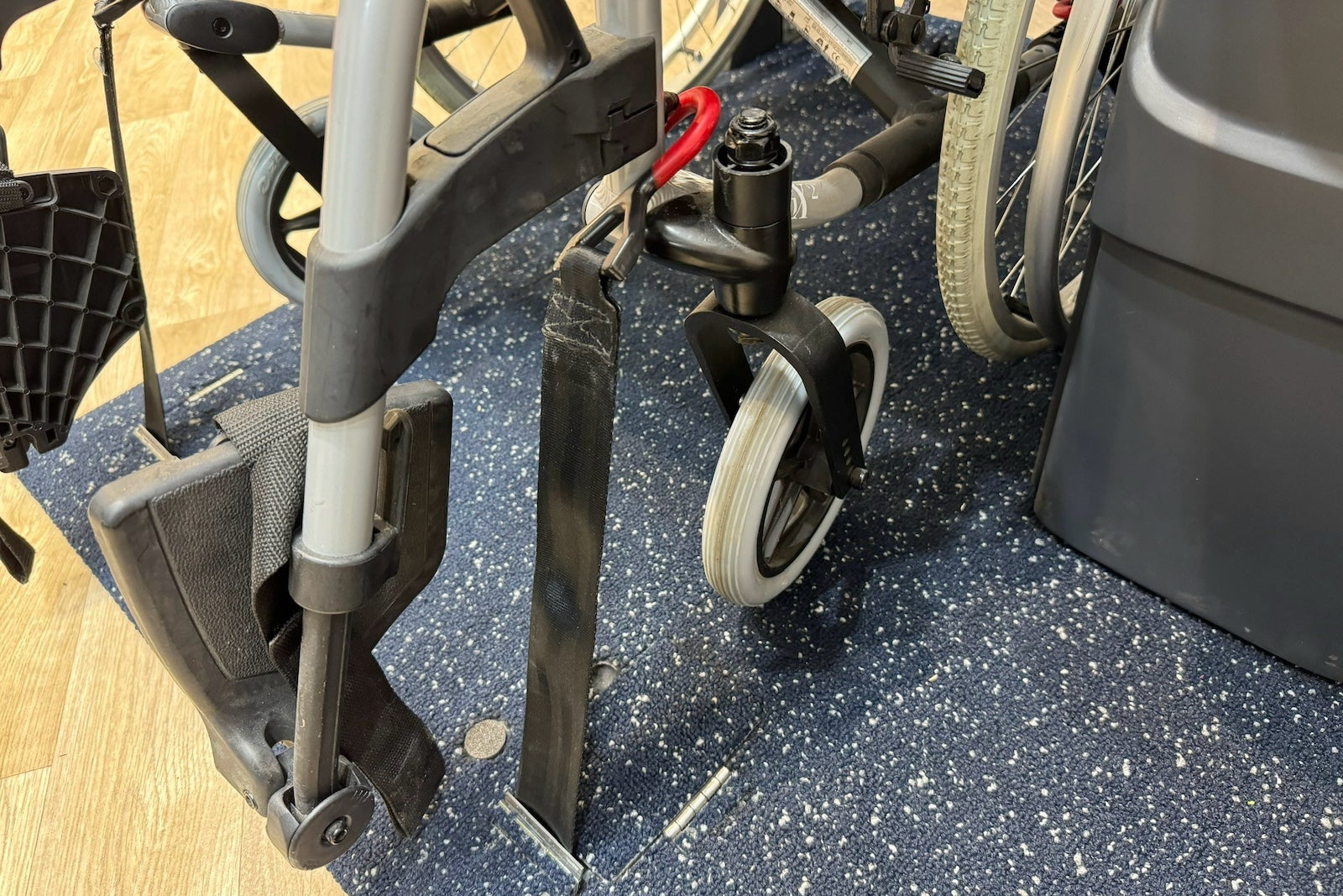 Delta demonstrates new seat concept, larger lavatory for passengers who ...