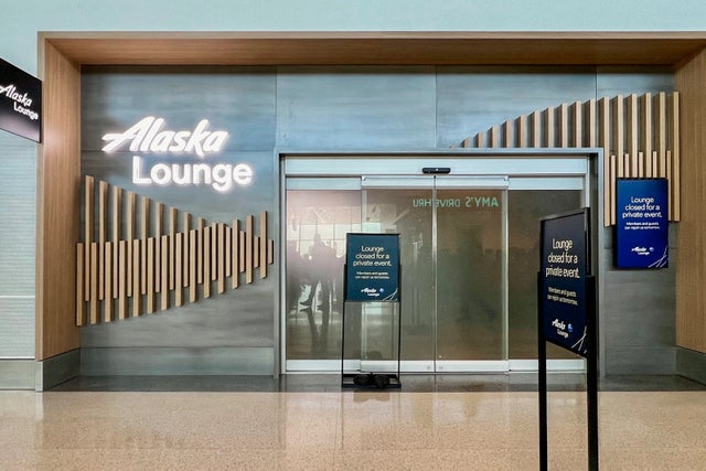 Alaska Airlines opened a new lounge at SFO — here's what to know ...