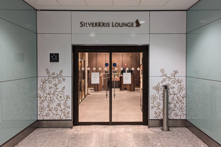 Singapore Airlines opens beautiful refurbished first- and business ...