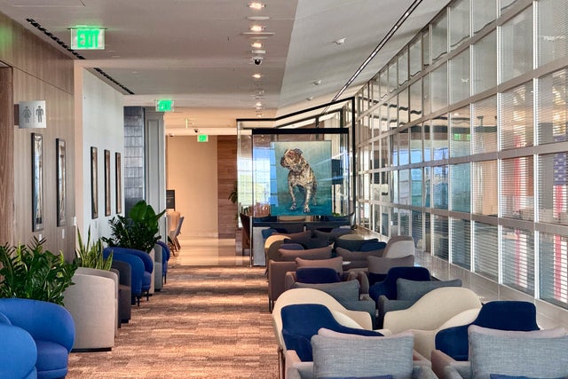 Inside the new Amex Centurion Lounge in DC's Reagan National Airport ...