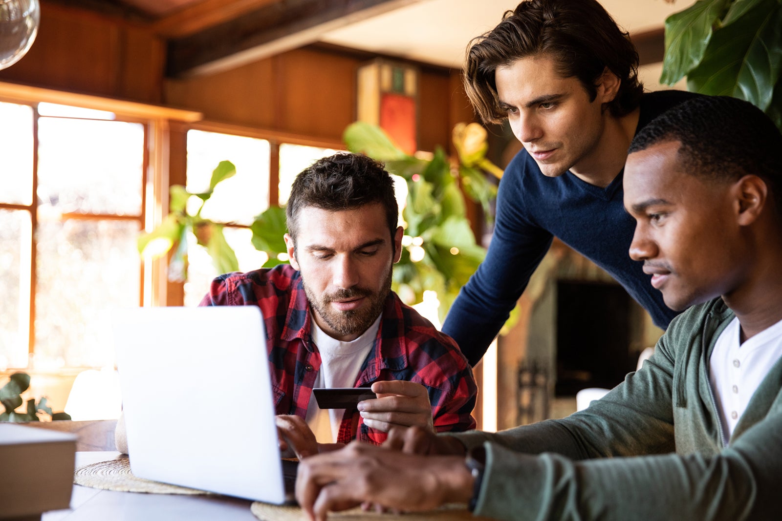 How can I give my friend a free Priority Pass membership? - The Points Guy