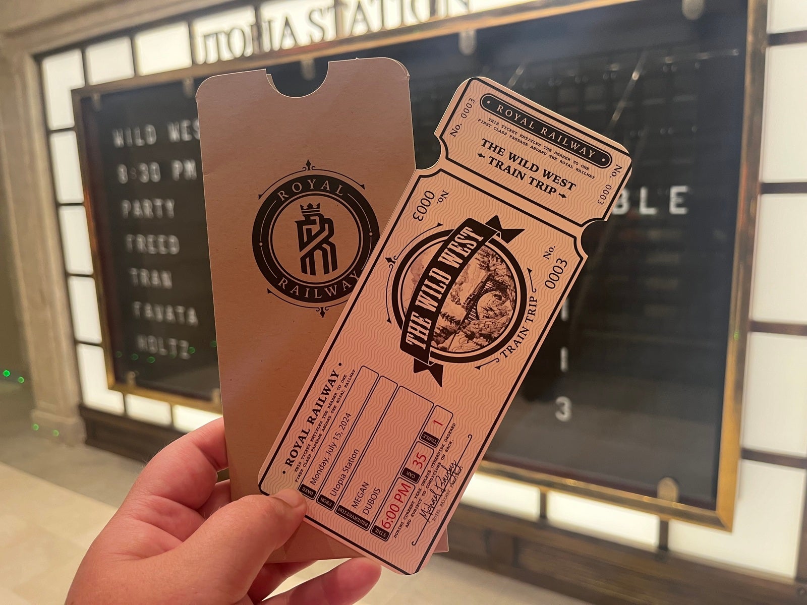 Royal Railway - Utopia Station: The train that fits on a cruise ship ...